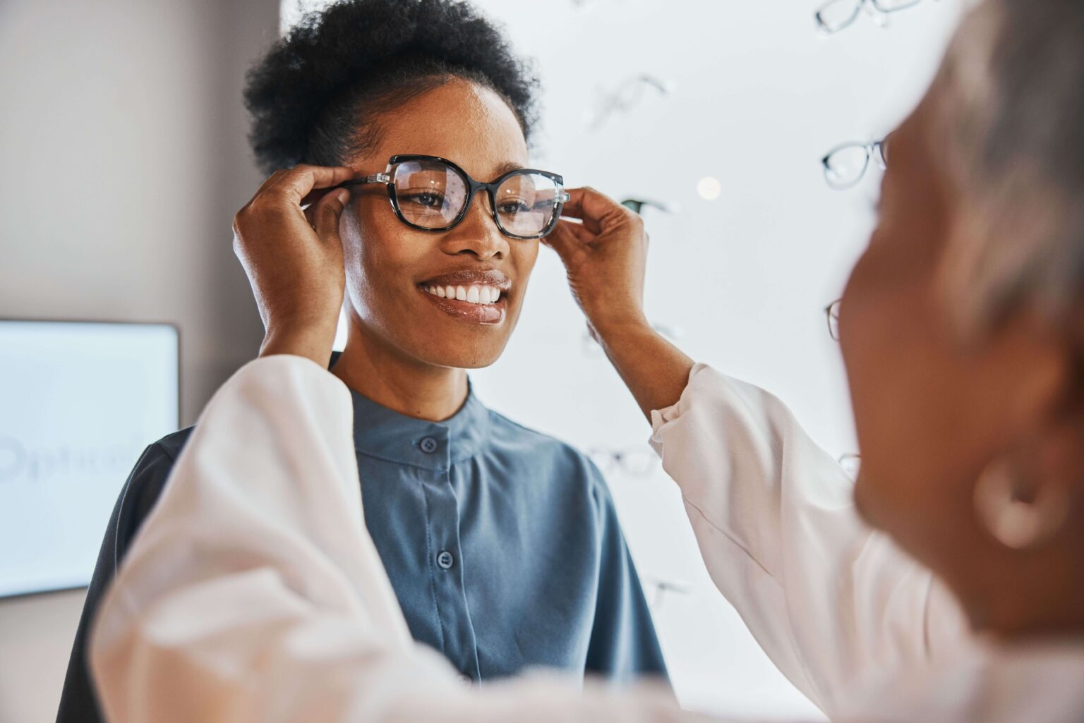 Eyeglass Fashion Trends for 2026: What’s In and What’s Out | Family ...
